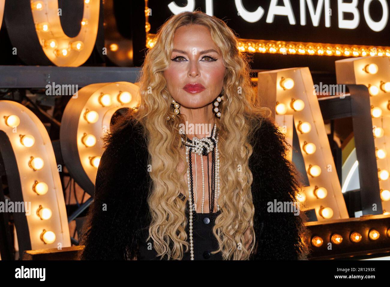 Rachel Zoe arrives at the Chanel Cruise 2022/2023 Fashion Show on ...