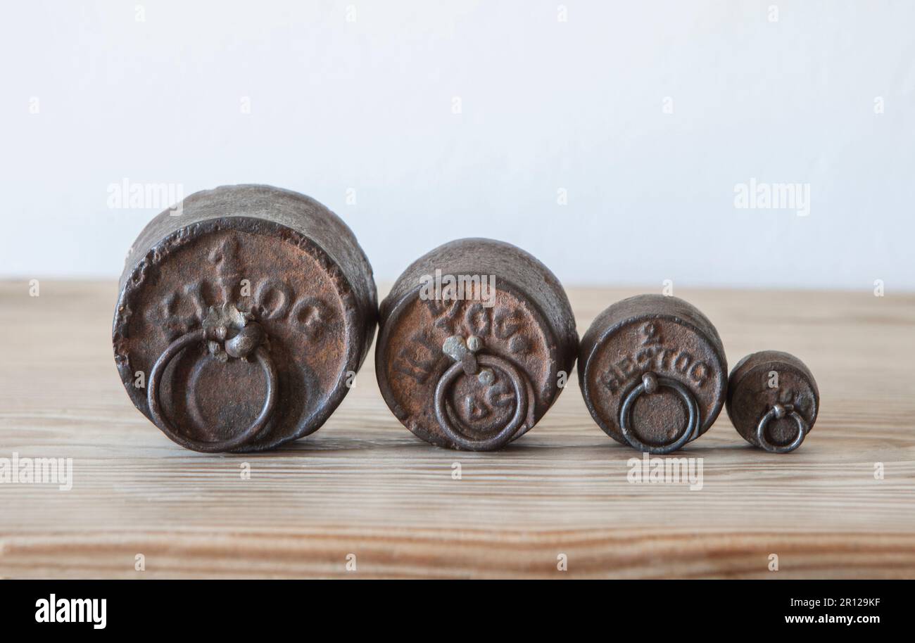 Iron weights hi-res stock photography and images - Alamy