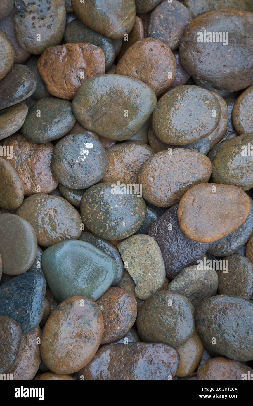 Wet rock river texture background Stock Photo - Alamy