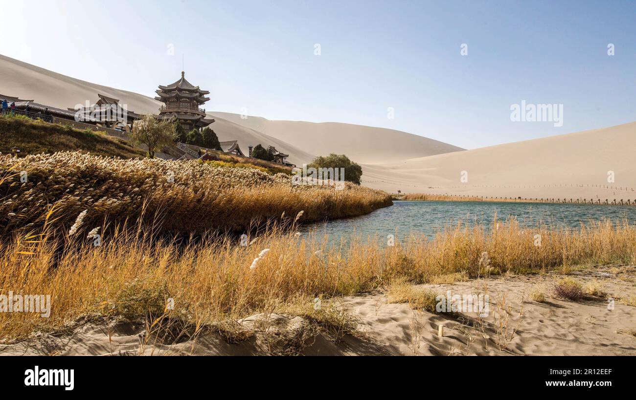 China oasis hi-res stock photography and images - Alamy
