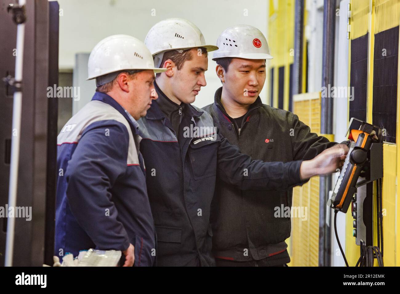 Mechanical adjustments hi-res stock photography and images - Alamy