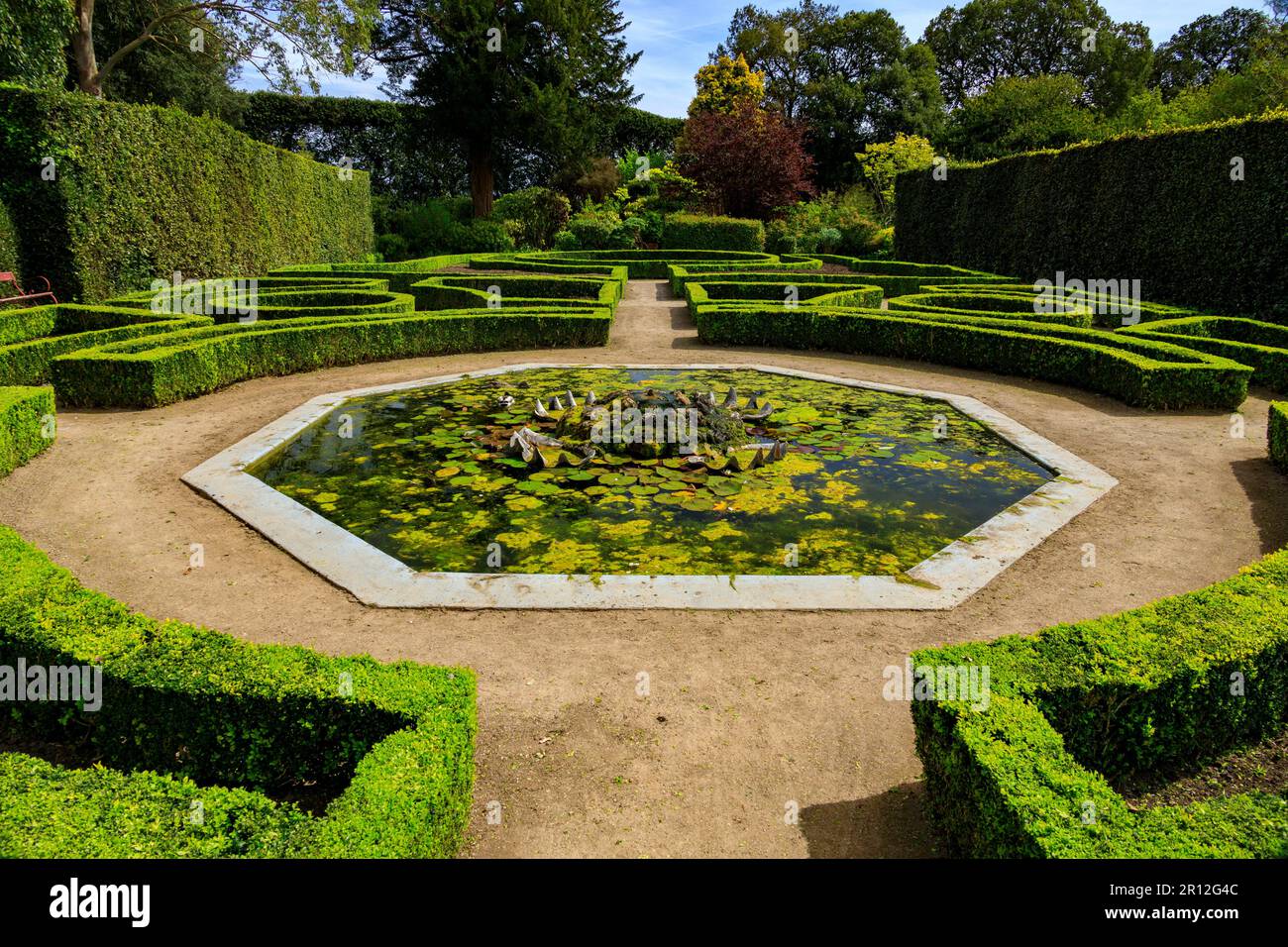 The French Garden had trimmed box hedges and a shell fountain in Mount ...