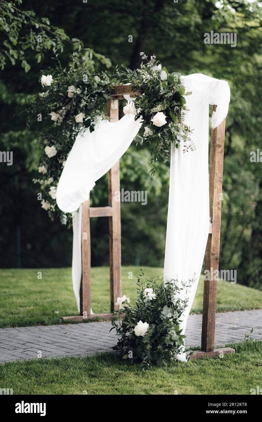 Elegantly arch hi-res stock photography and images - Alamy