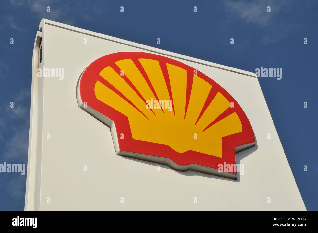 Petrol sattion hi-res stock photography and images - Alamy