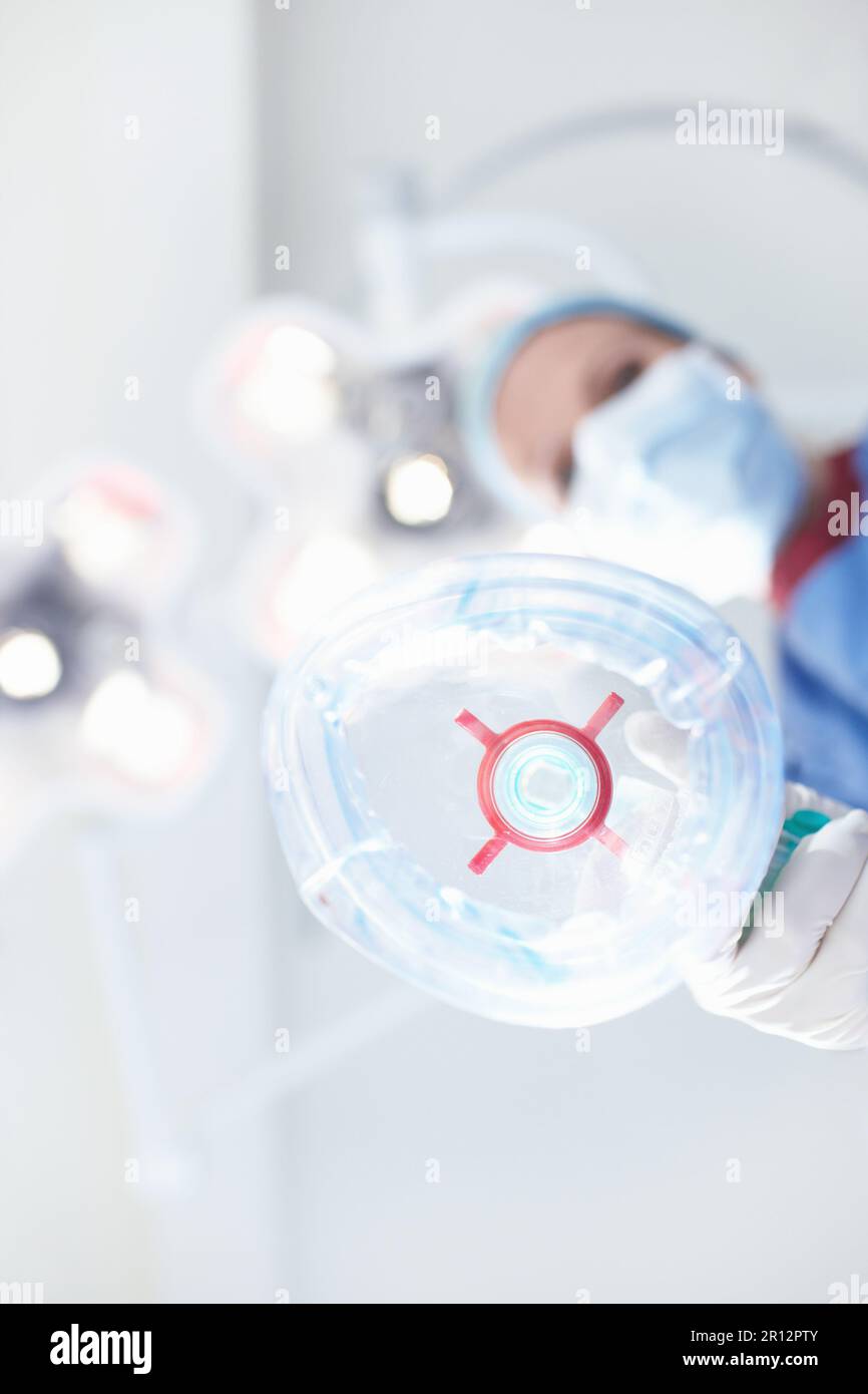 Anaesthetic mask hospital hi-res stock photography and images - Alamy