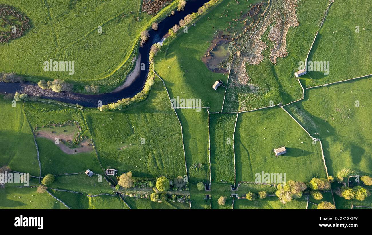 River meander uk hi-res stock photography and images - Alamy