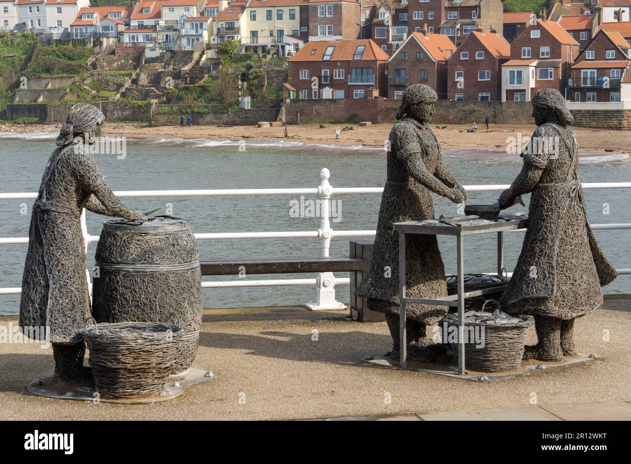 Herring Girls wire statue by Emma Stothard, part of the heritage ...