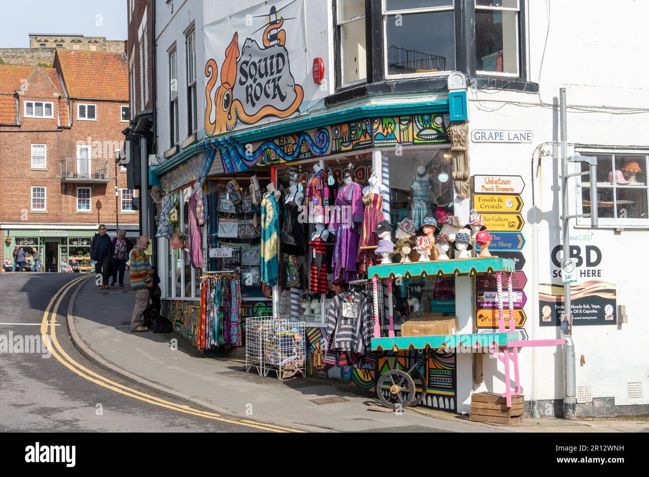 Whitby gift shop hi-res stock photography and images - Alamy