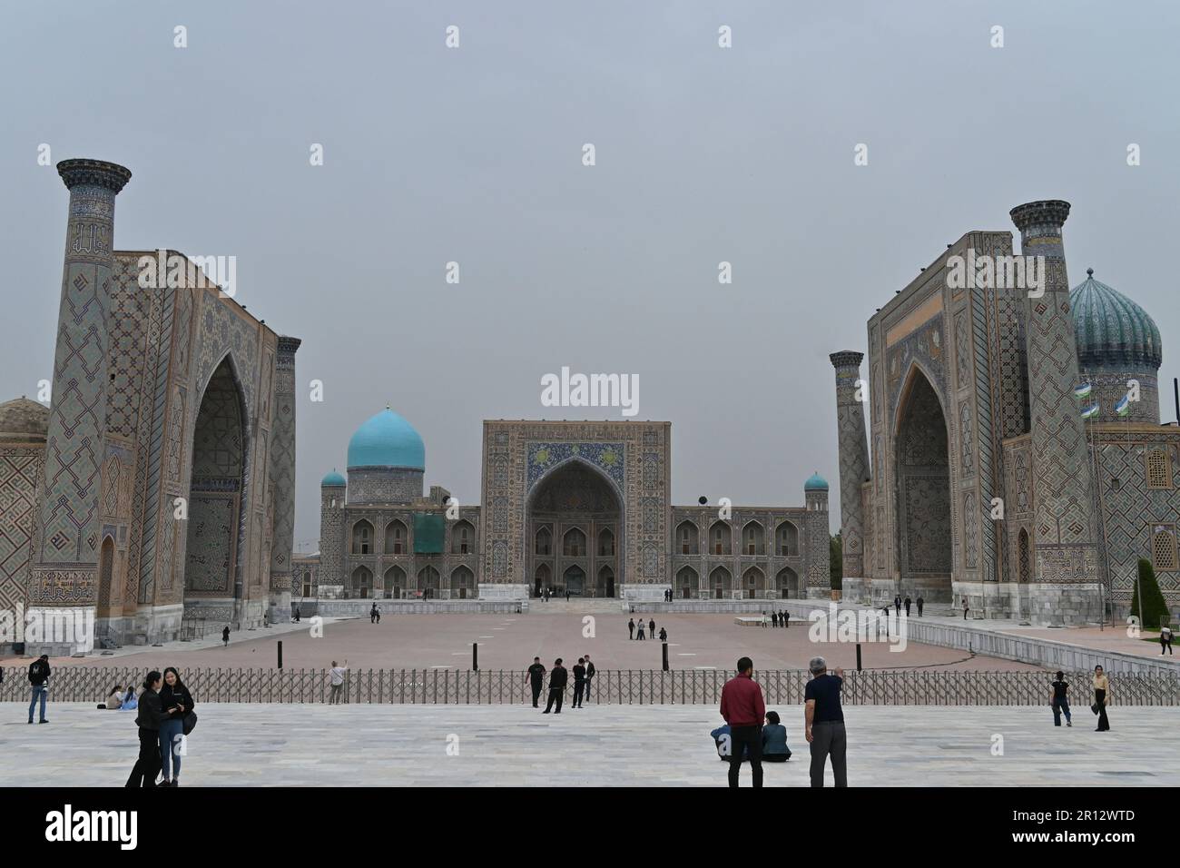 Samarqand registan square hi-res stock photography and images - Alamy