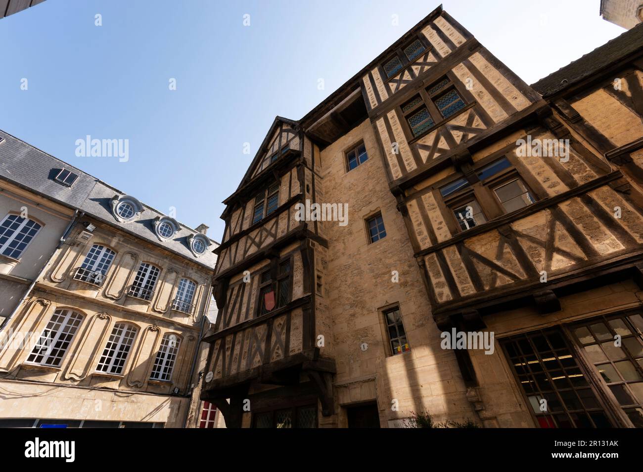 La maison à pans de bois de la rue des Cuisiniers (historic building ...