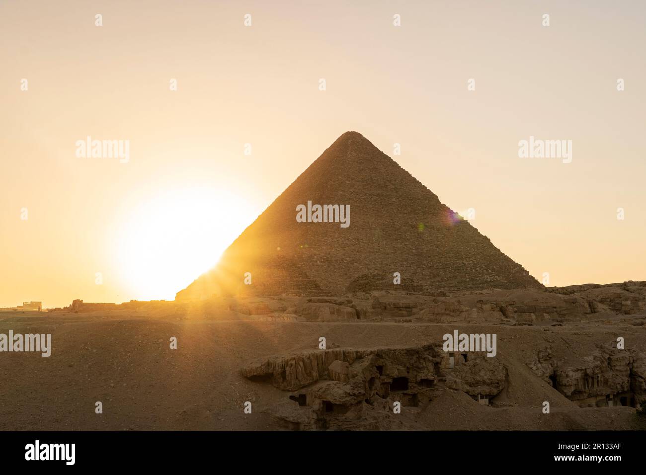 Archaeological complex of the Great Egyptian Pyramids is located on ...