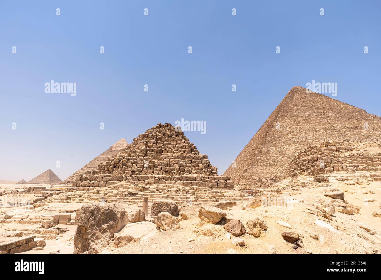 Small Pyramids of Queen Henutsen, Queen Meritetis and great Pyramid at ...