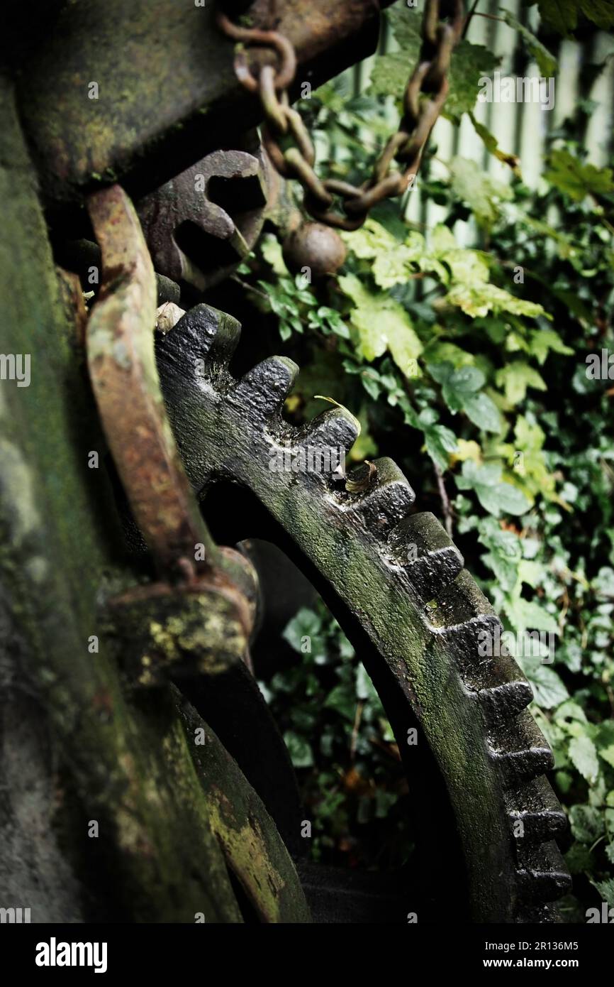 Cog on winch hi-res stock photography and images - Alamy