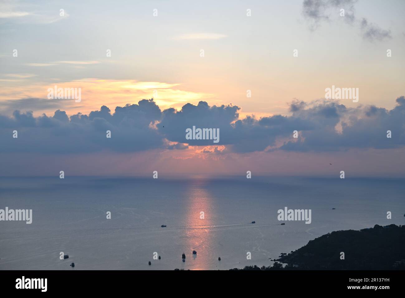 Beautiful panoramic sky and sunset view on tropical beach in Thailand ...