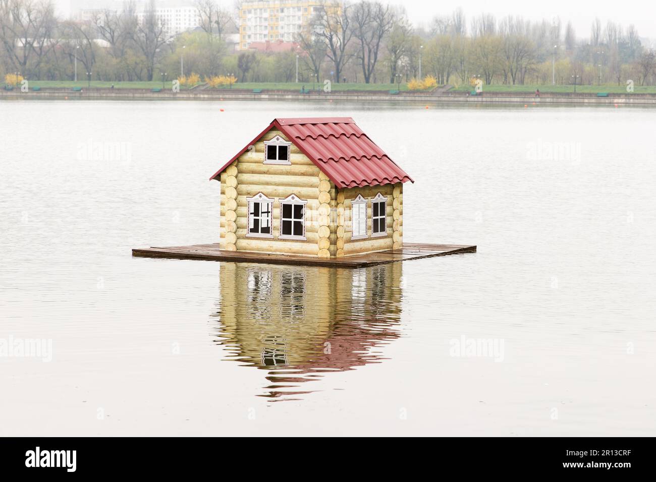 Lake feeder house hi-res stock photography and images - Alamy