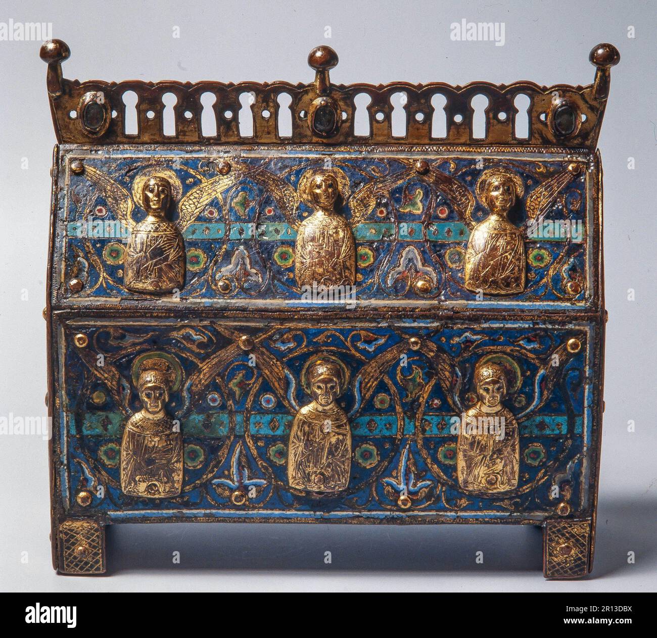 Arqueta de Limoges, siglo XIII, 20 x 21 x 7,7 cm. Museu d'Història de ...