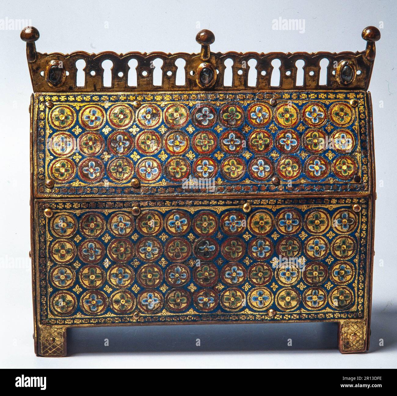 Arqueta de Limoges, siglo XIII, 20 x 21 x 7,7 cm. Museu d'Història de ...