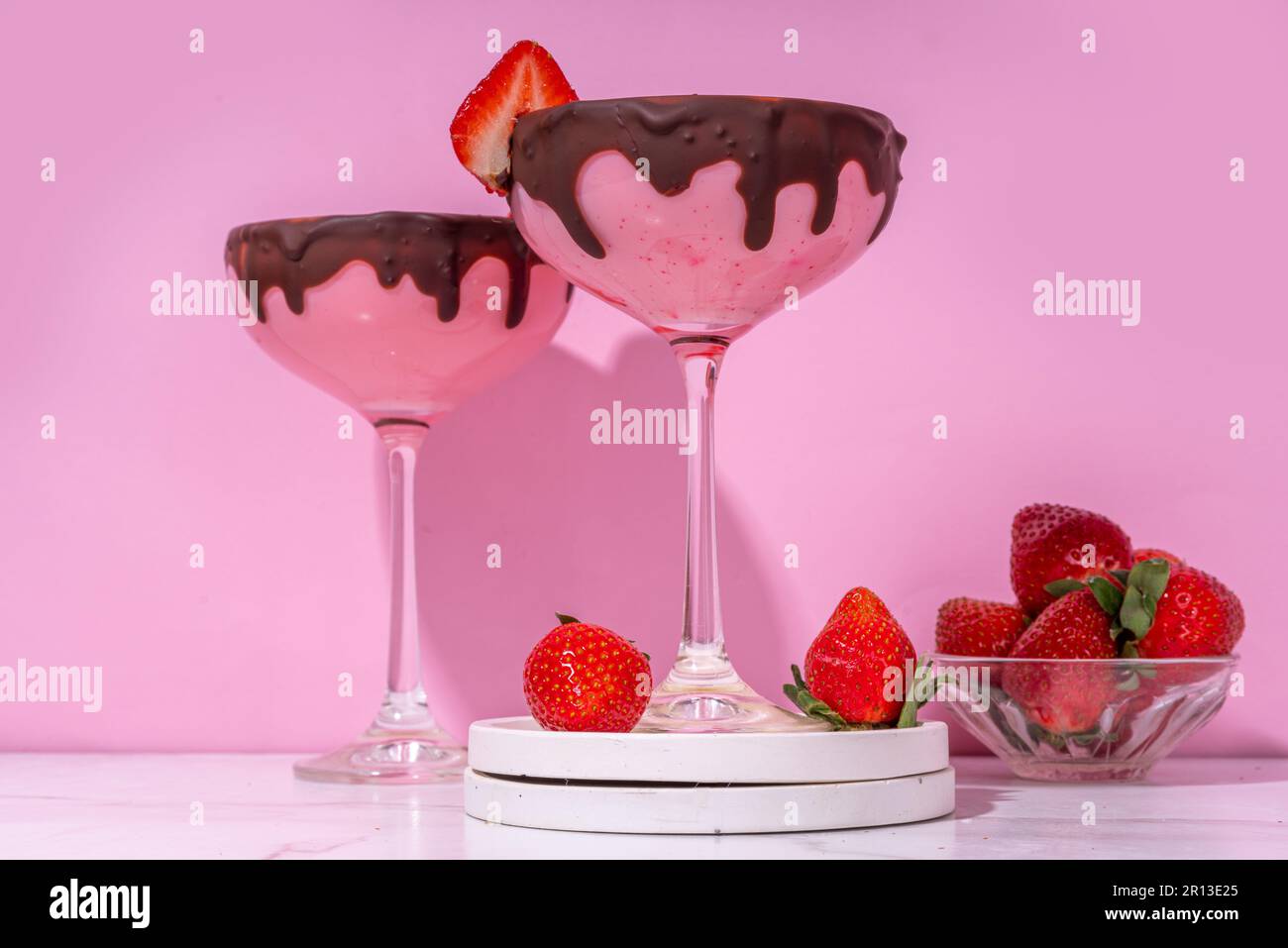 Cocoa rimmed martini hi-res stock photography and images - Alamy