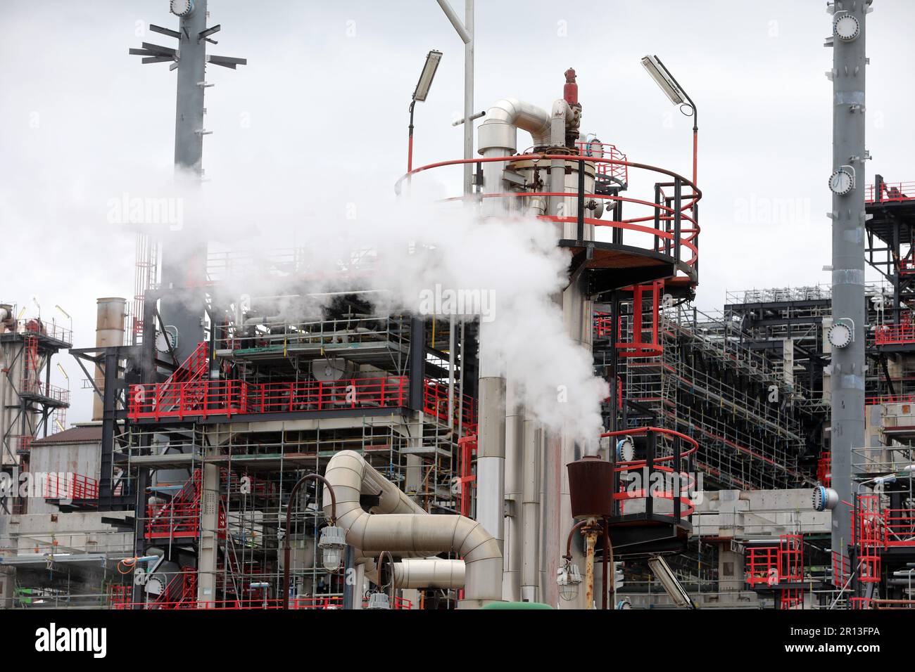 Oil refinery ina d d hi-res stock photography and images - Alamy