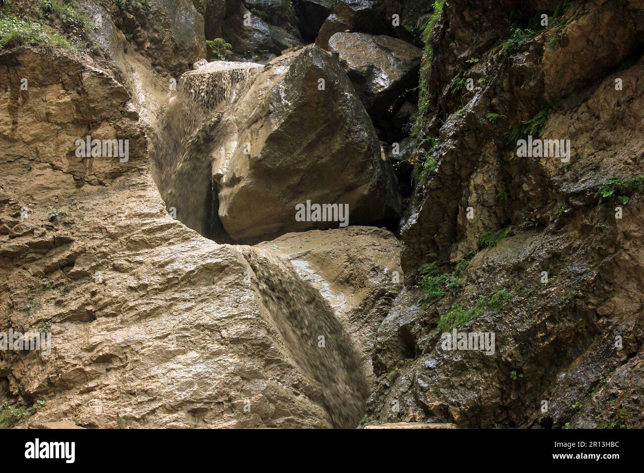 Dirty waterfall hi-res stock photography and images - Alamy