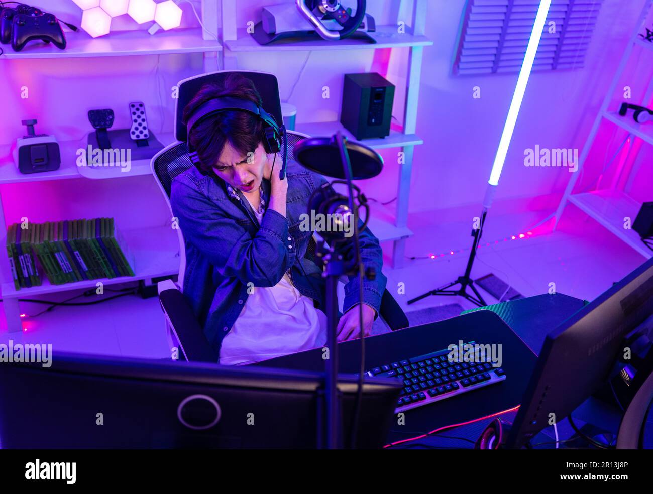 Neck and shoulder hi-res stock photography and images - Alamy