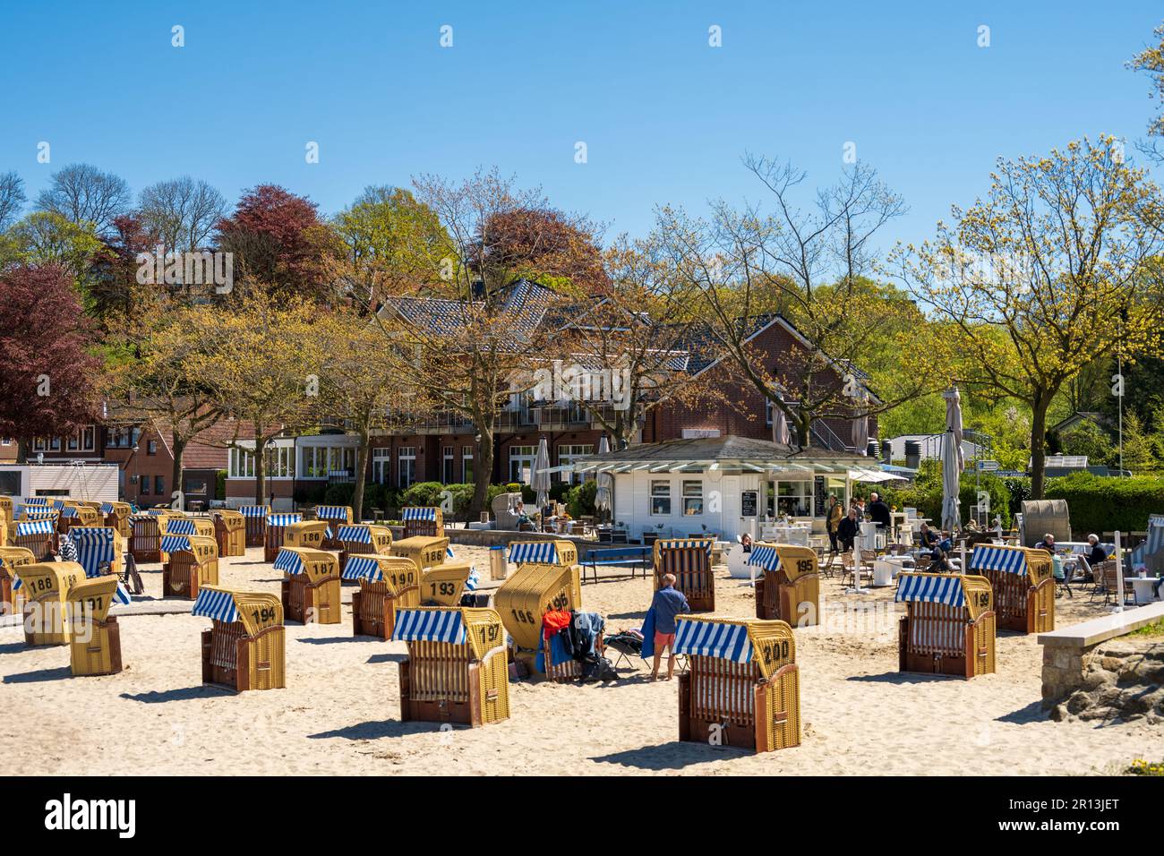 Heikendorf, Deutschland, Mai 2023 Strandkörbe Strand von Heikendorf an ...