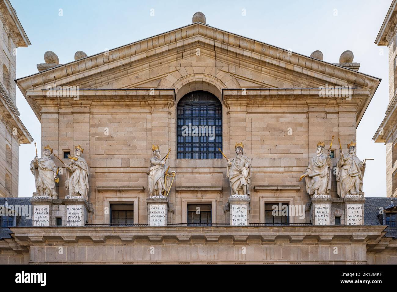 Judah Kings Statues at Basilica Facade in Courtyard of the Kings of ...