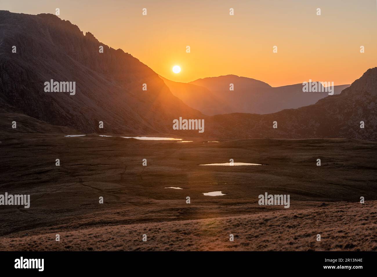 Eryri lakes hi-res stock photography and images - Alamy