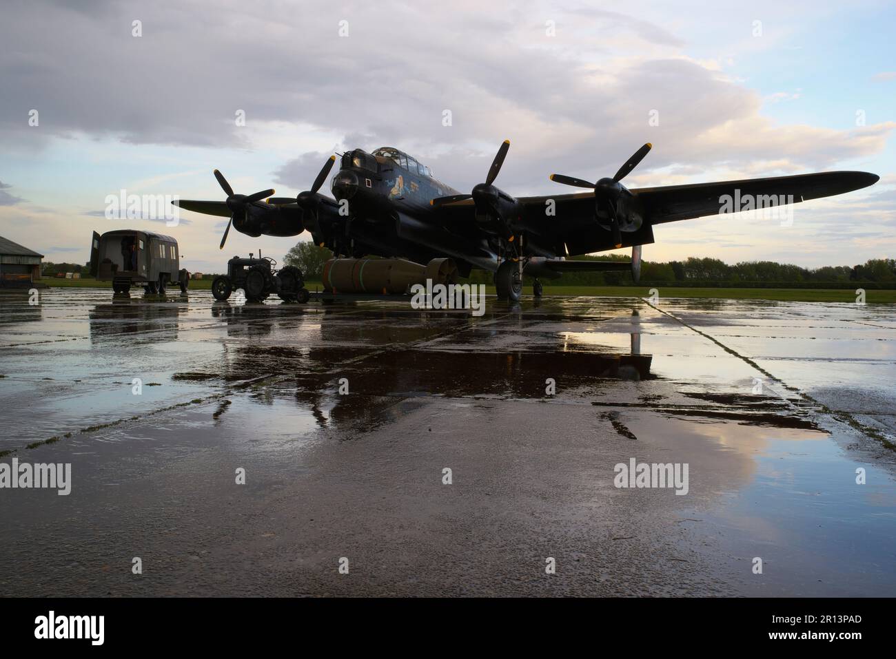 Lincolnshire aviation lancaster hi-res stock photography and images - Alamy