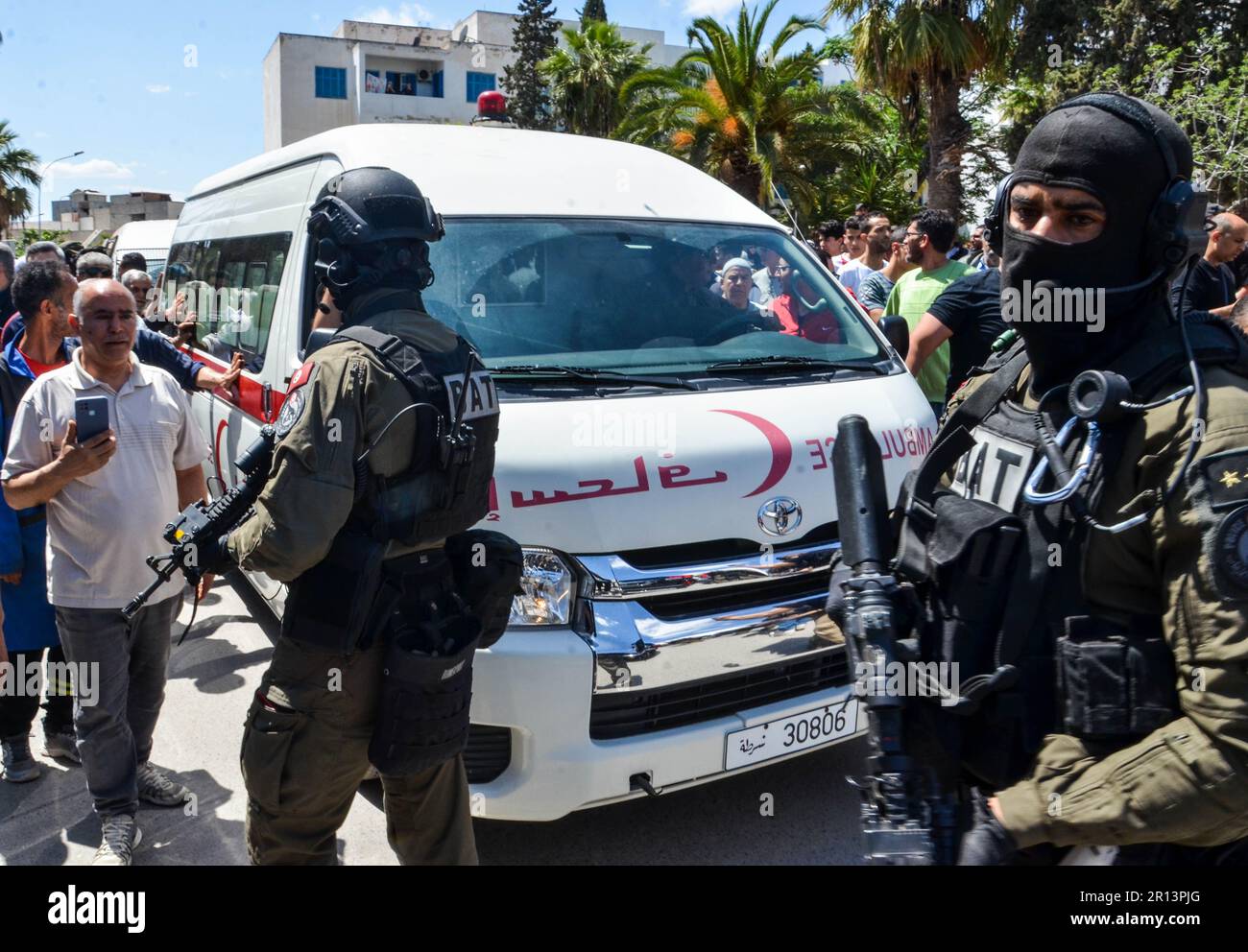 May 11, 2023: Tunis, Tunisia, 11 May 2023. Heavy armed security officers guard the funeral of a ...