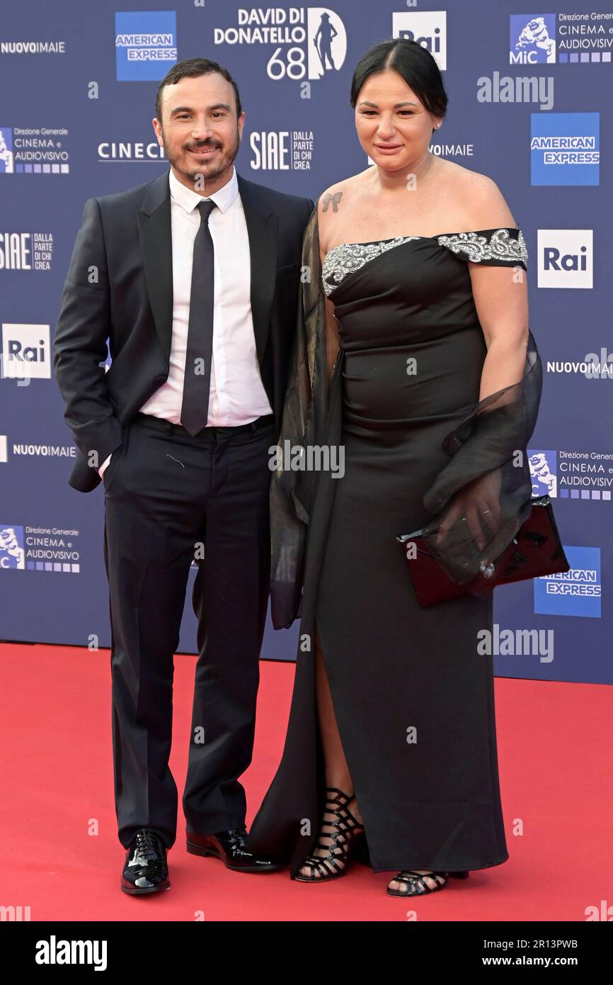 Rom, Italien. 10th May, 2023. Francesco Di Leva mit Frau Carmela bei der 68. Preisverleihung ...