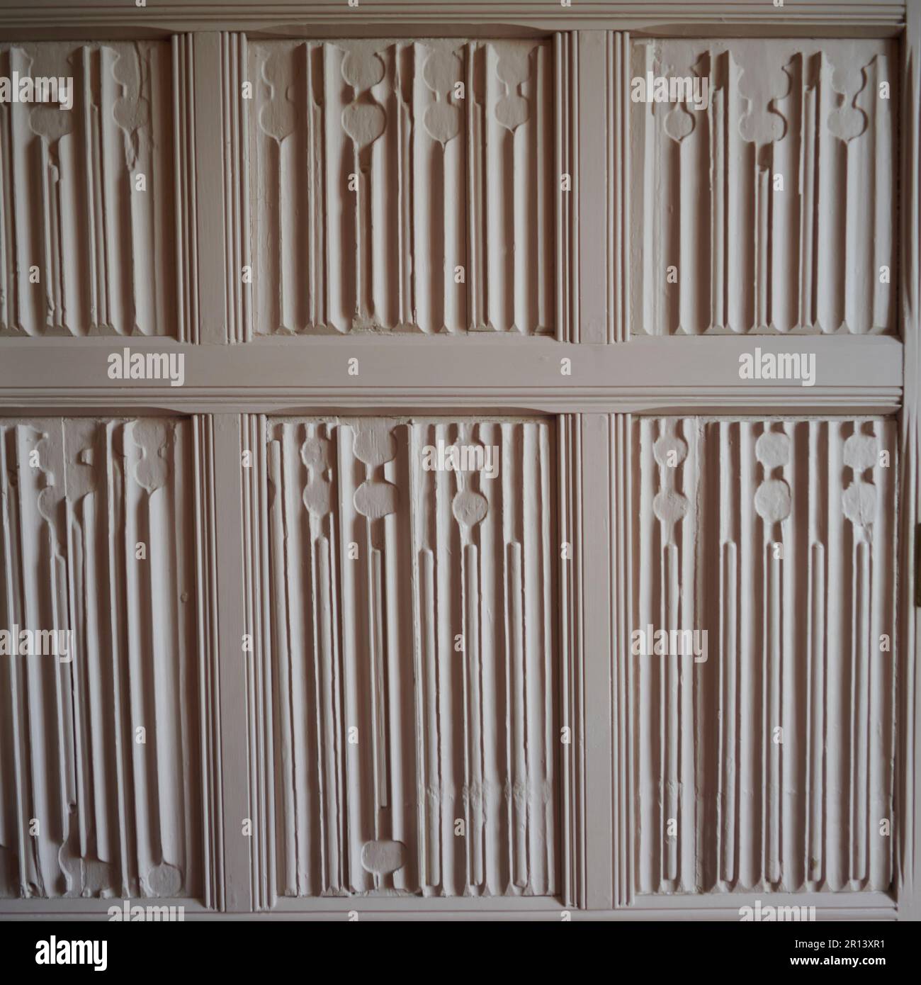 Linenfold paneling hi-res stock photography and images - Alamy
