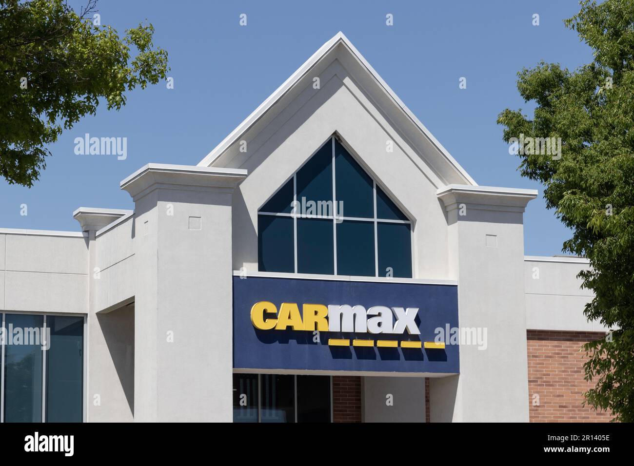 Indianapolis - Circa May 2023: CarMax Auto Dealership. CarMax is the ...