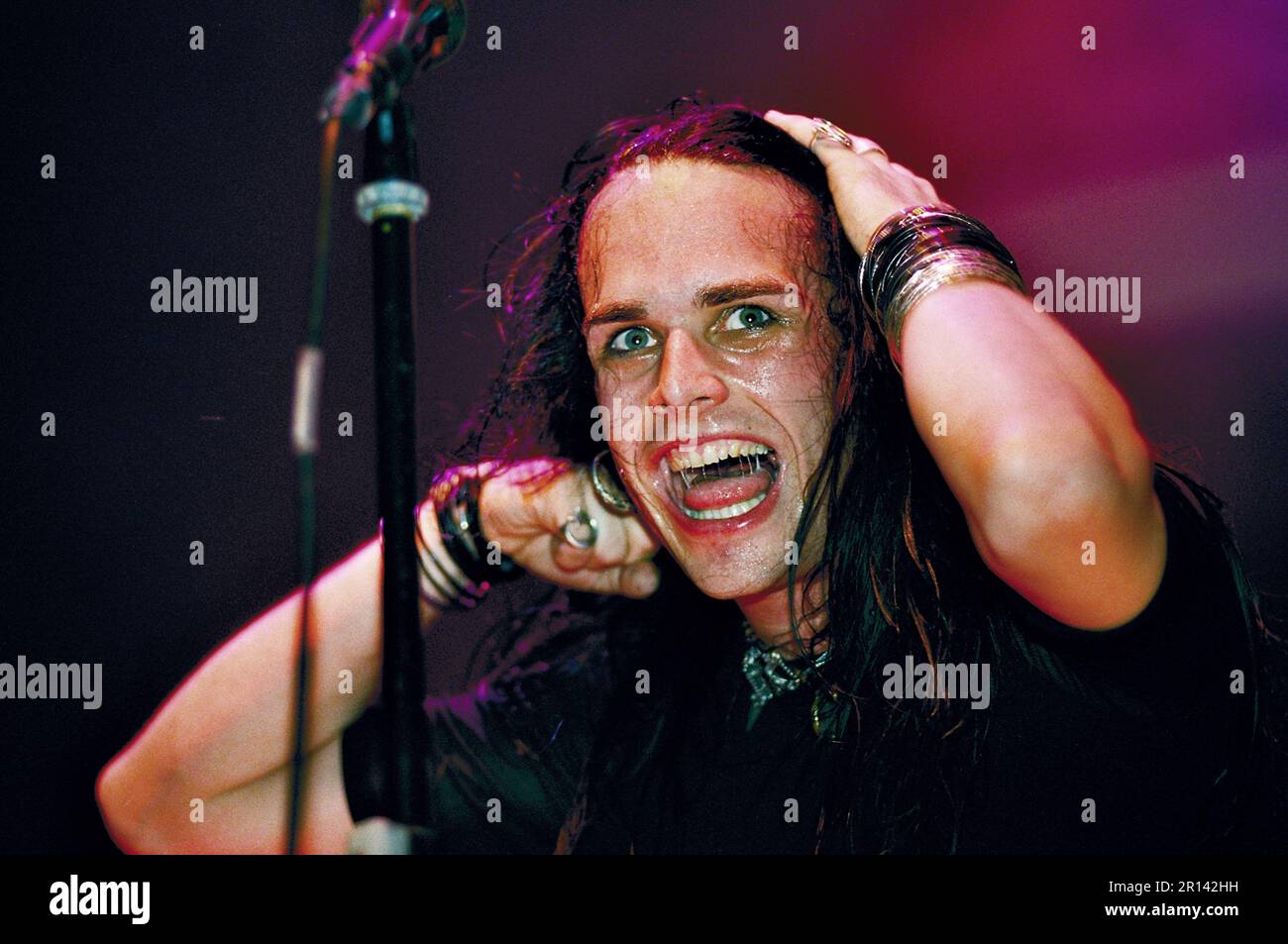 Johnny lee middleton 2001 hi-res stock photography and images - Alamy