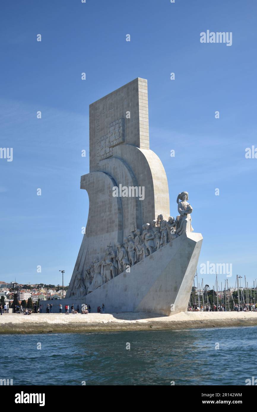 Monument to the Discoveries from the River Stock Photo - Alamy