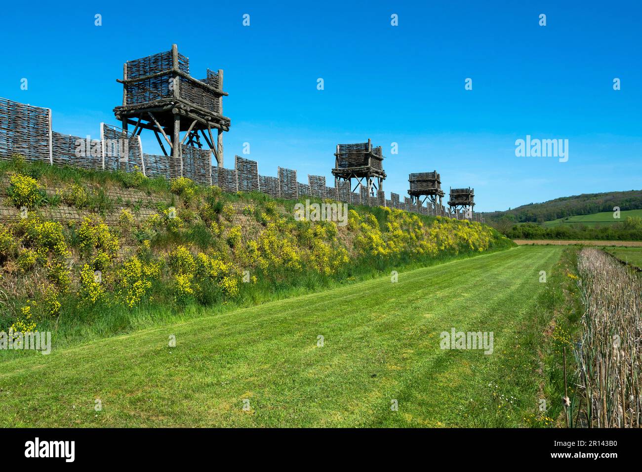 Alise-Sainte-Reine. Cotre d'Or . MuseoParc d'Alesia by Bernard Tschumi . Reconstitution of Roman ...