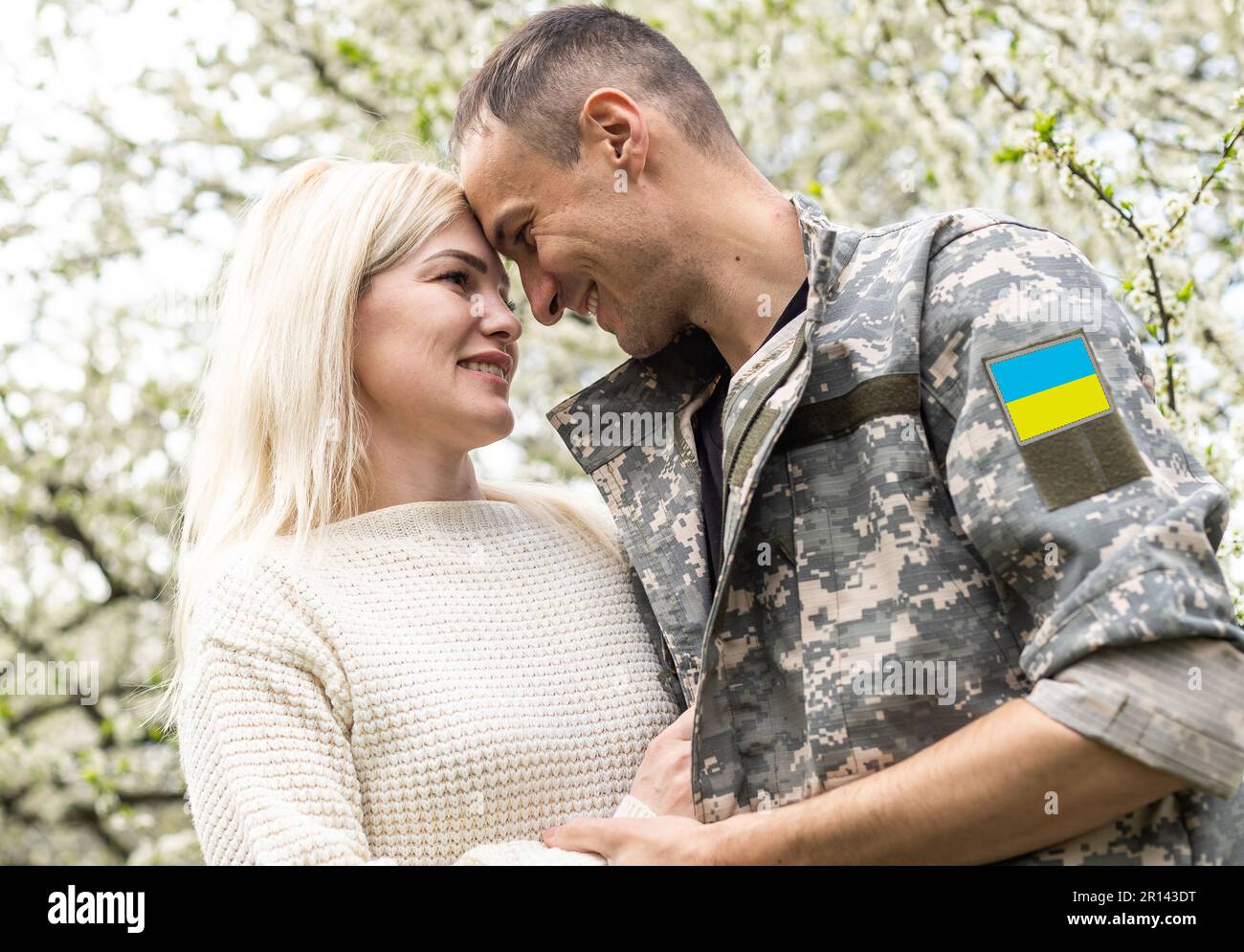 Soldier reunited daughter in hi-res stock photography and images - Alamy