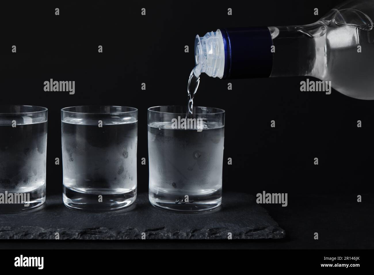 Pouring vodka hi-res stock photography and images - Alamy