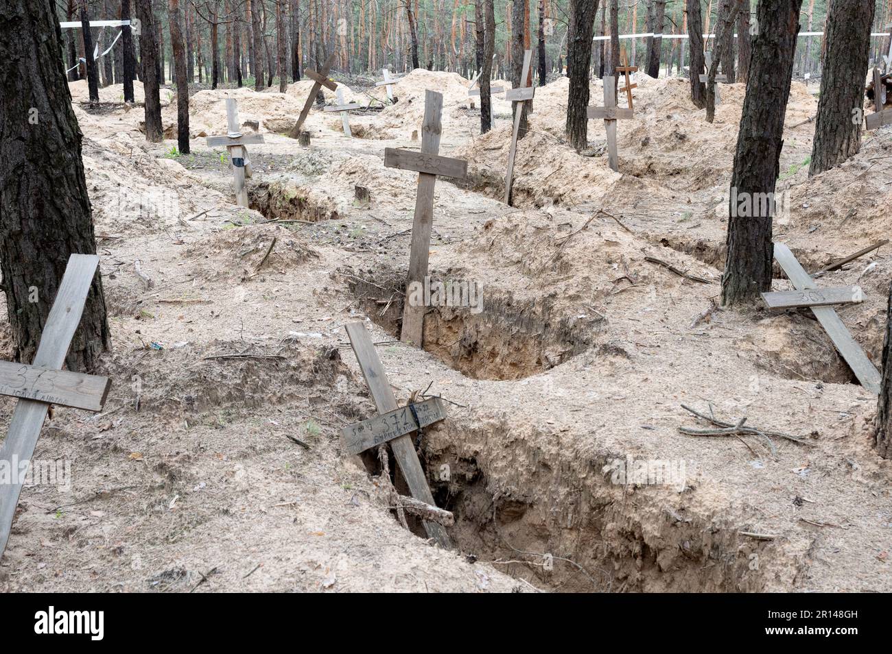 Kupiansk, Ukraine. 10th May, 2023. Temporary Ukrainian cemetery in ...
