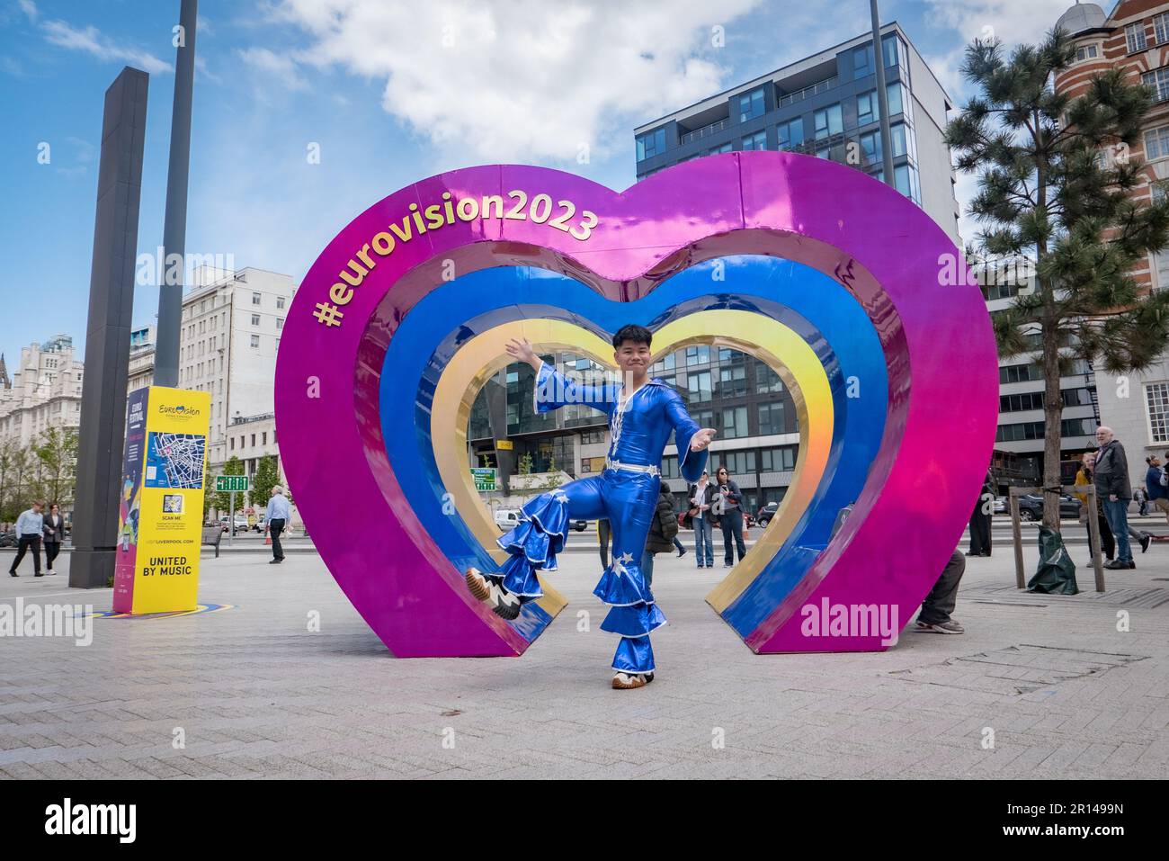 Flamboyant blue jump hi-res stock photography and images - Alamy