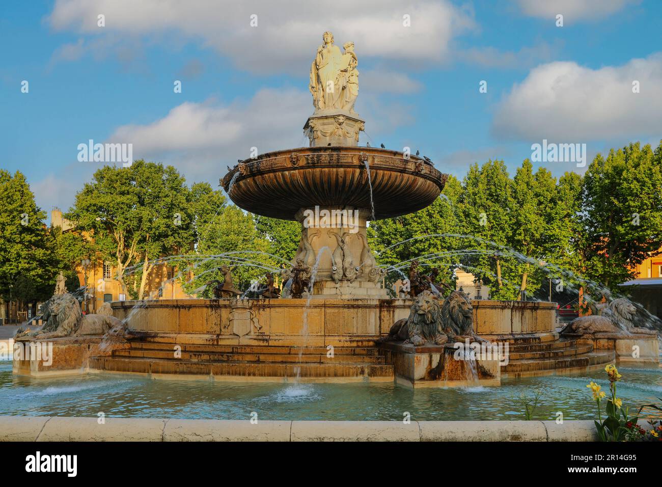 Fontain de la Rotonde with three sculptures of female figures ...