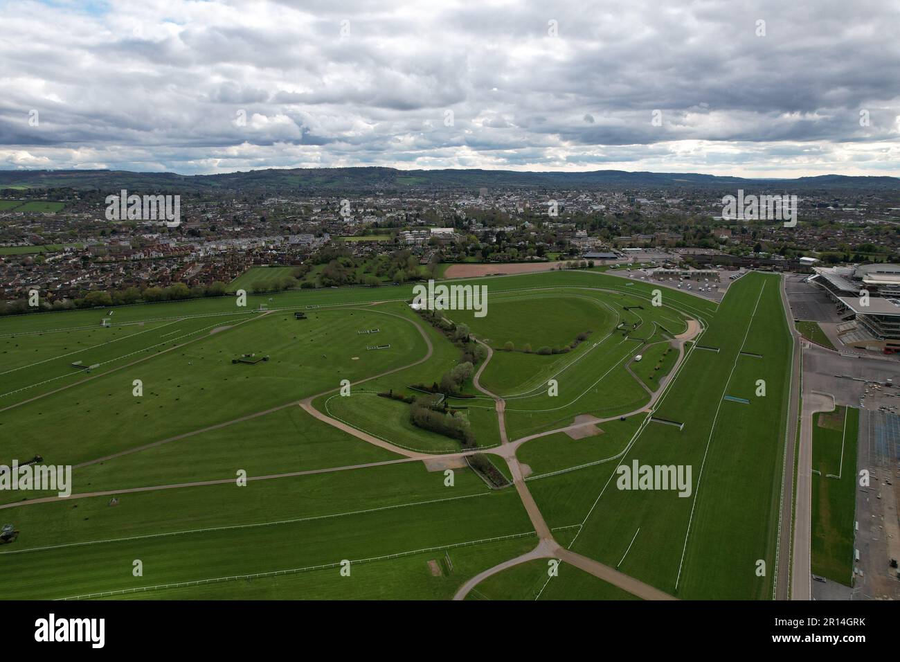 An aerial view of cheltenham race course hi-res stock photography and ...