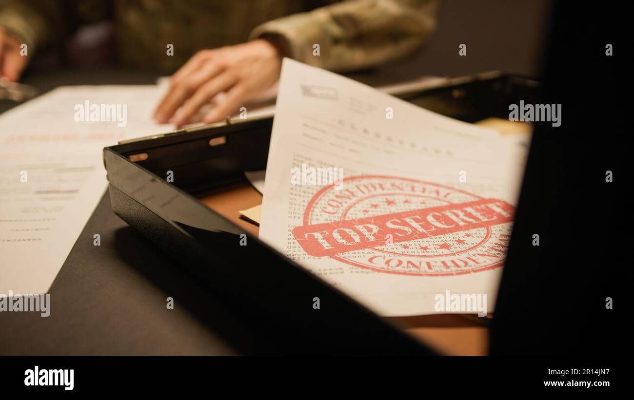 Dossier top secret classified hi-res stock photography and images - Alamy