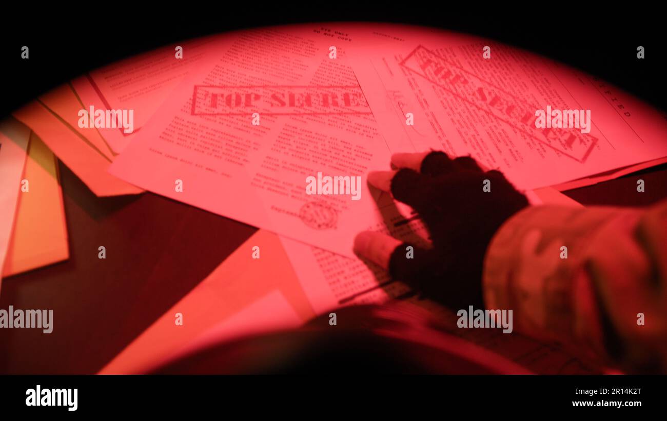 Red alert top secret documents hi-res stock photography and images - Alamy