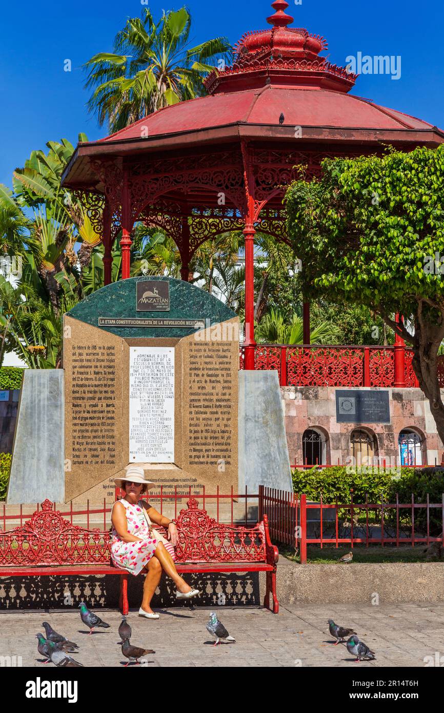 Republic Plaza, Old Town, Mazatlan, Sinaloa, Mexico Stock Photo - Alamy