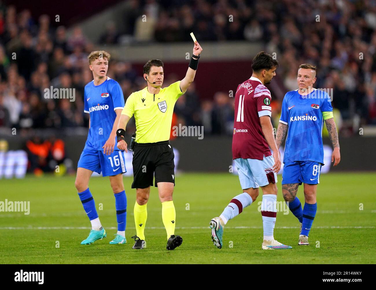 Lucas paqueta yellow card hi-res stock photography and images - Alamy