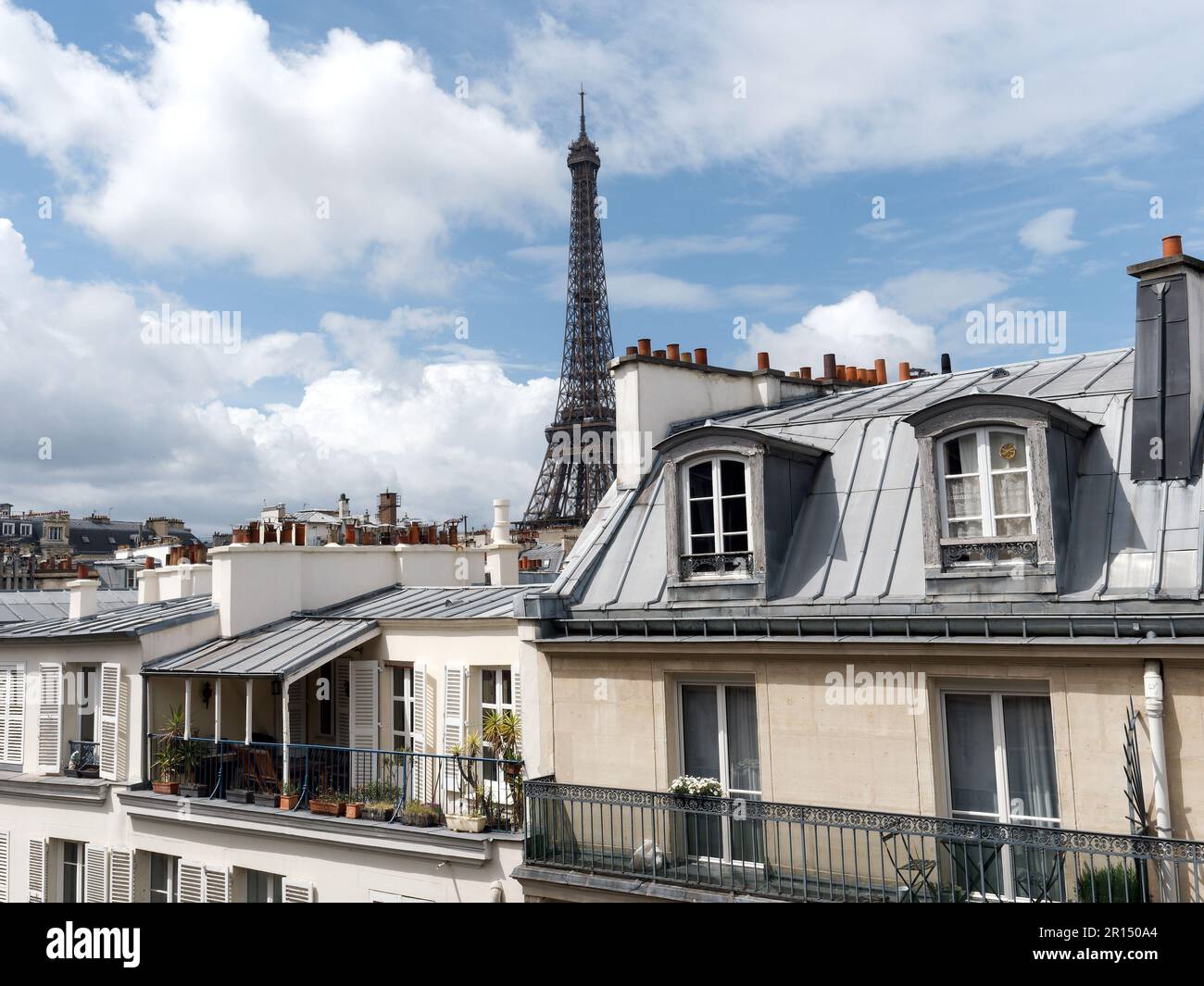Parisian rooftops hi-res stock photography and images - Alamy