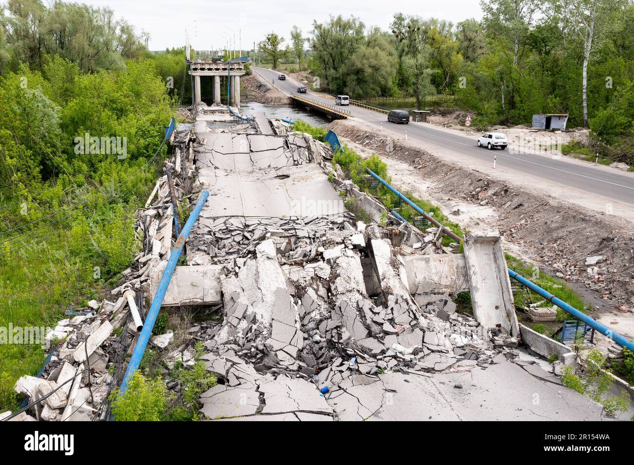 Destroyed bridge ukraine hi-res stock photography and images - Alamy
