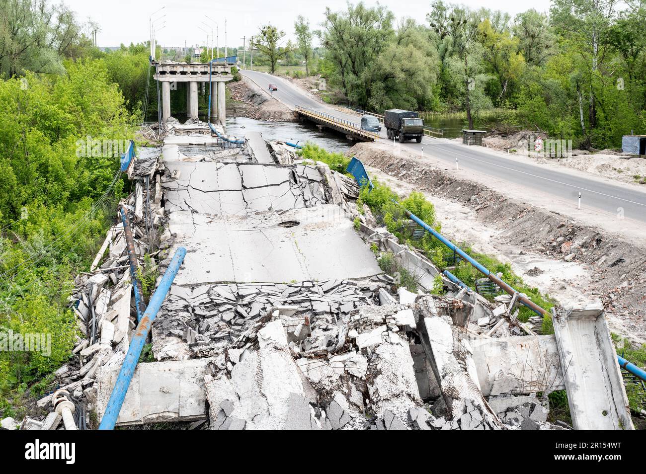 A destroyed bridge in Izyum, Ukraine Stock Photo - Alamy