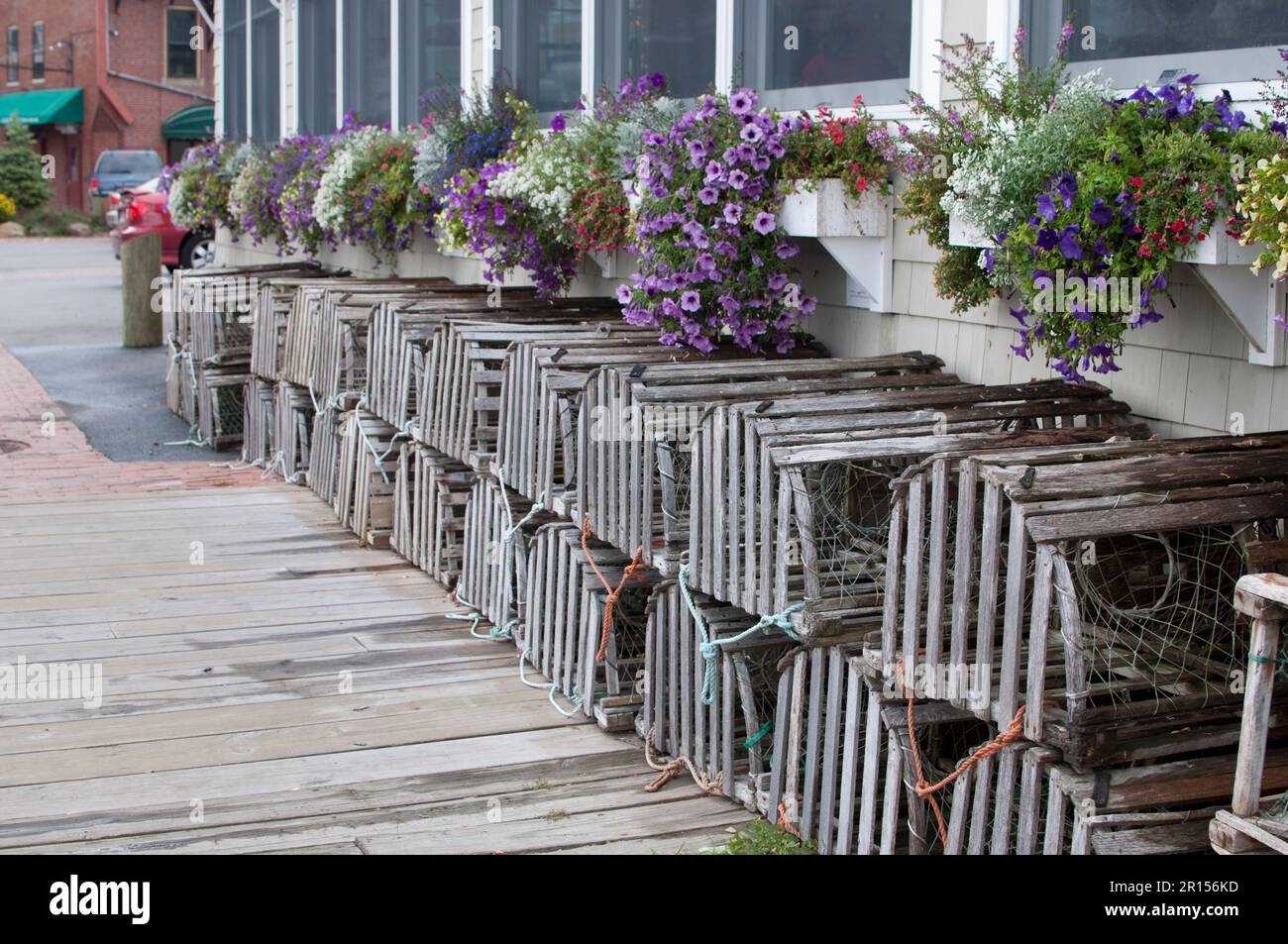 Row cages hi-res stock photography and images - Alamy